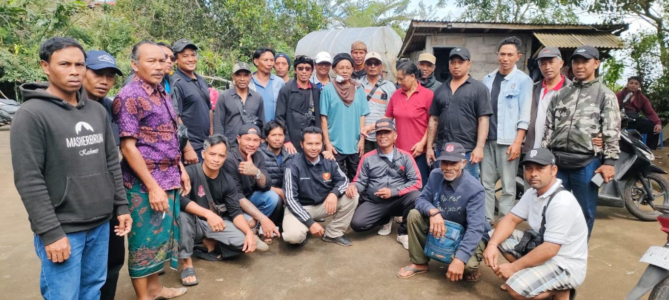 Kunjungan Pemdes Wanagiri Beserta Lembaga Desa Adat Ke Rumah Anggota ...